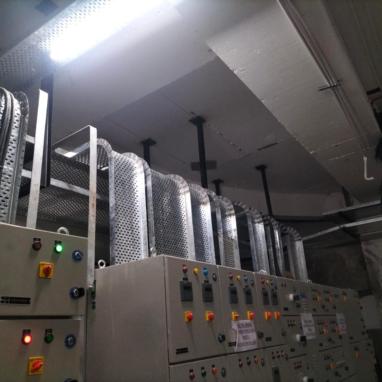 Galvanized Iron Perforated/Ladder Type Cable Tray Installation ...